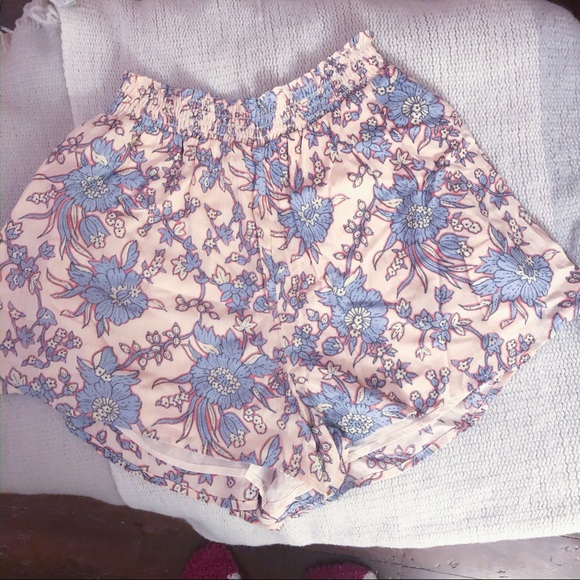 Lush | Shorts | Nwt Lush Blue Floral Print Cream Colored Shorts | Poshmark